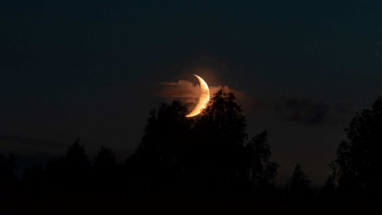 Como a Lua Minguante influencia a energia de cada signo