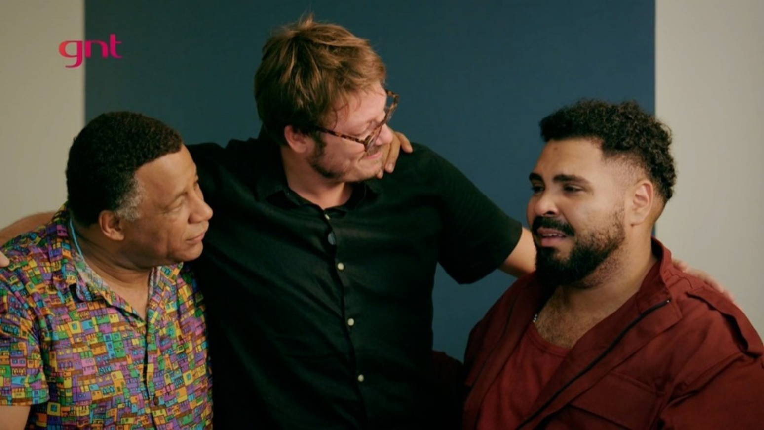 Emocionado, Fábio Porchat se declara para Paulo Vieira: 'Te amo'