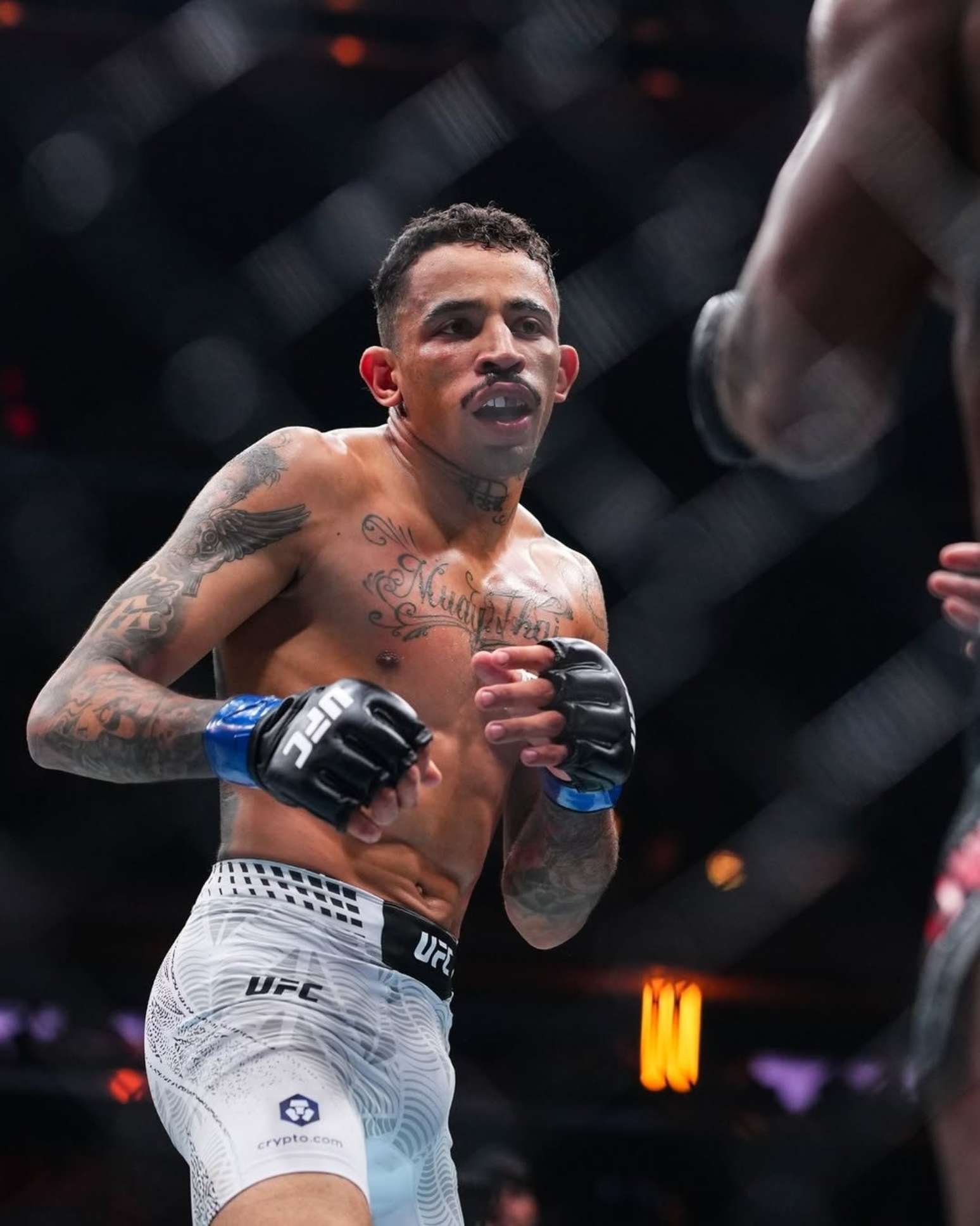 Carlos Prates pede para disputar cinturão dos meio-médios no UFC