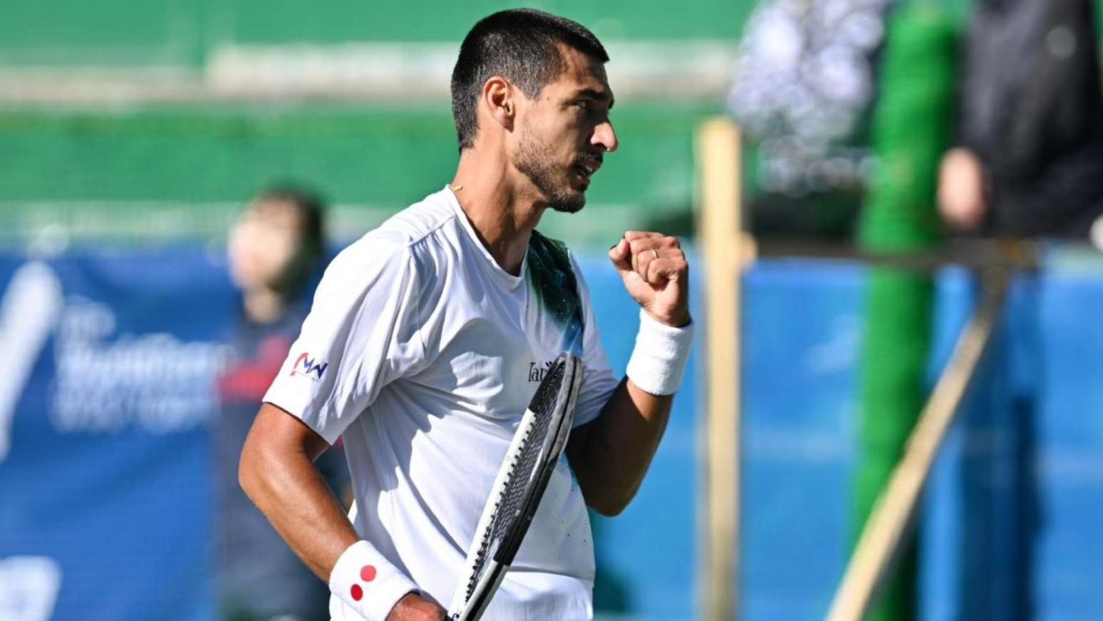 Igor Marcondes domina e vai à semi em Yokohama