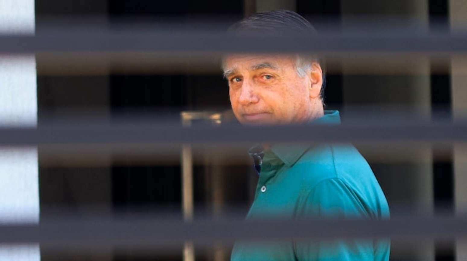 Bolsonaro preso: saiba mais sobre os benefícios e privilégios vitalícios