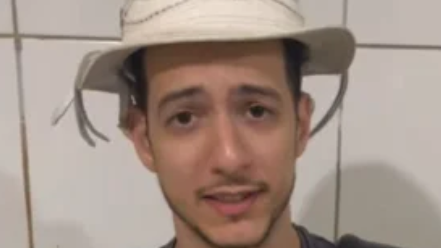 Cantor de 27 anos morre enquanto buscava salgados para o próprio casamento