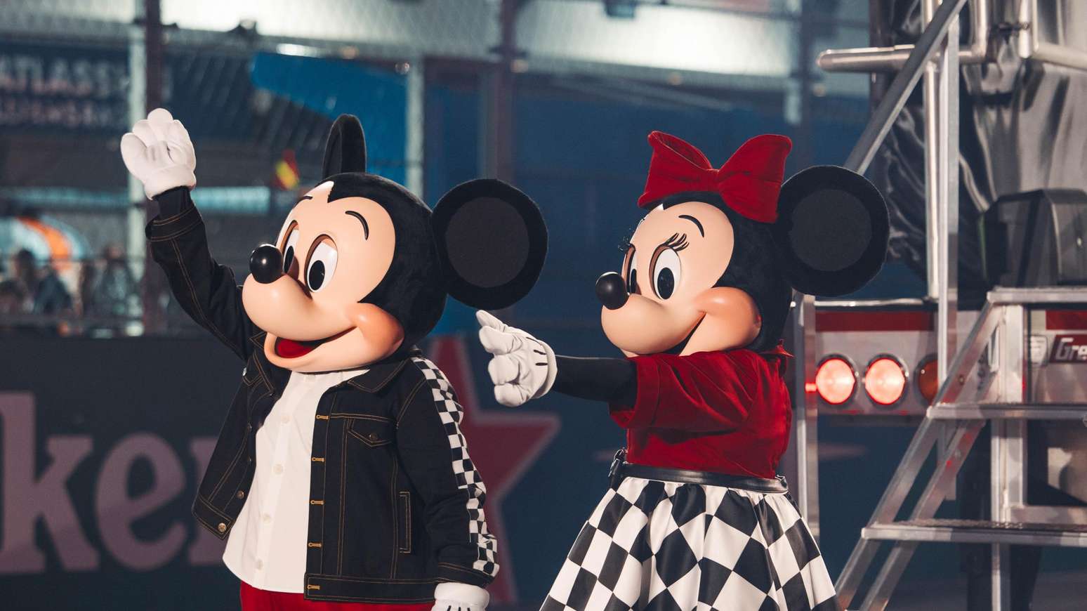 Disney visita a Fórmula 1 em Las Vegas com Mickey Mouse