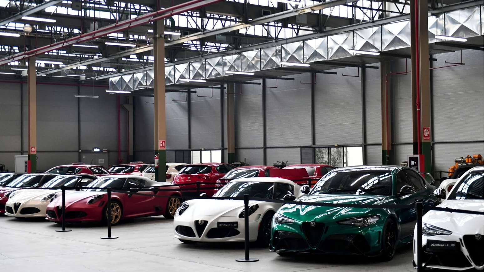 Stellantis vai lançar 16 carros no Brasil em 2026