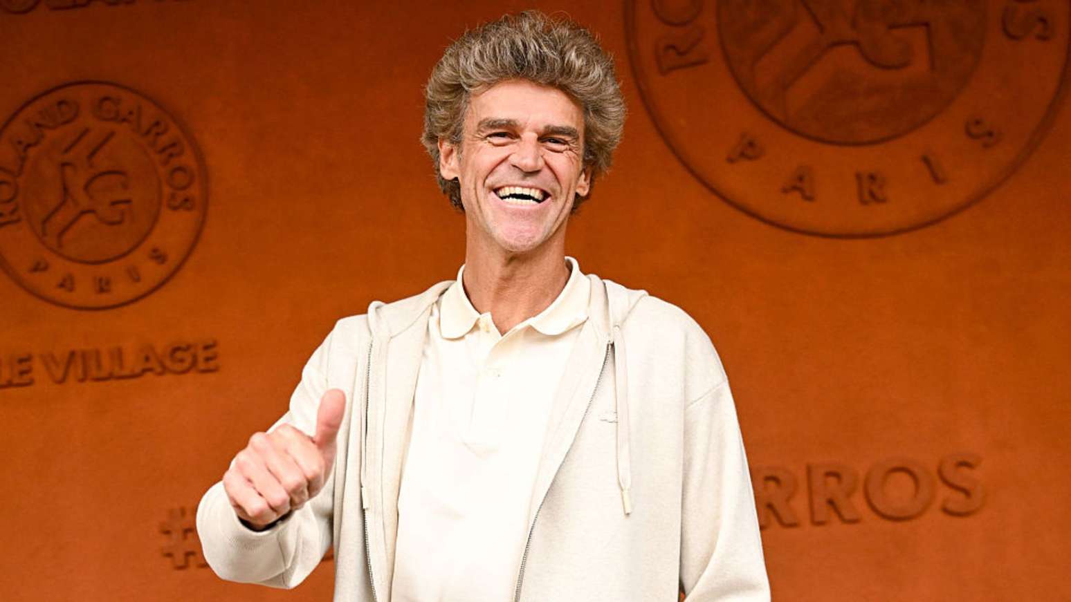 Guga Kuerten projeta João Fonseca no topo do tênis