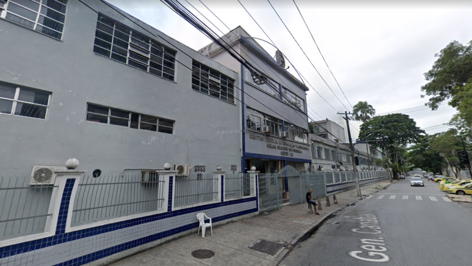 Tiroteio em escola no Rio: 2 mortos e autor se suicida; investigação segue