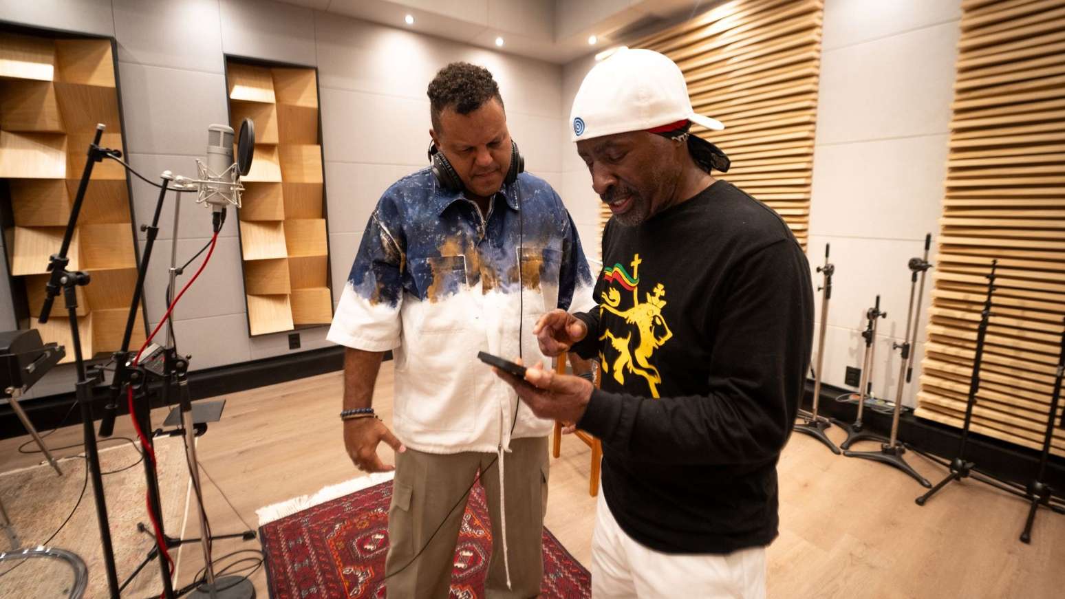 'Som do Amor (Sound of Love)' marca encontro histórico entre Alma Djem ...