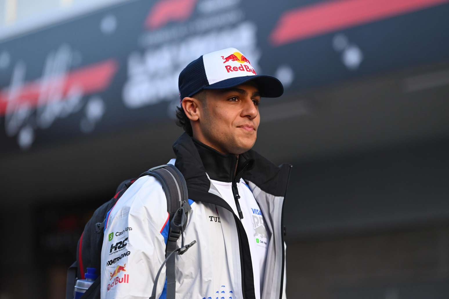 F1: Racing Bulls anuncia Arvid Lindblad, jovem promessa da academia
