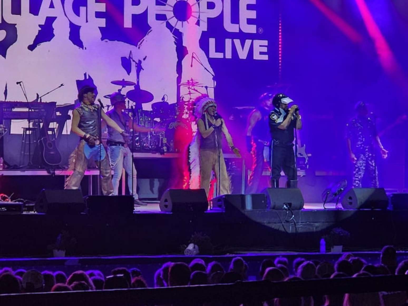Andrea Bocelli e Village People farão apresentações em evento de ...
