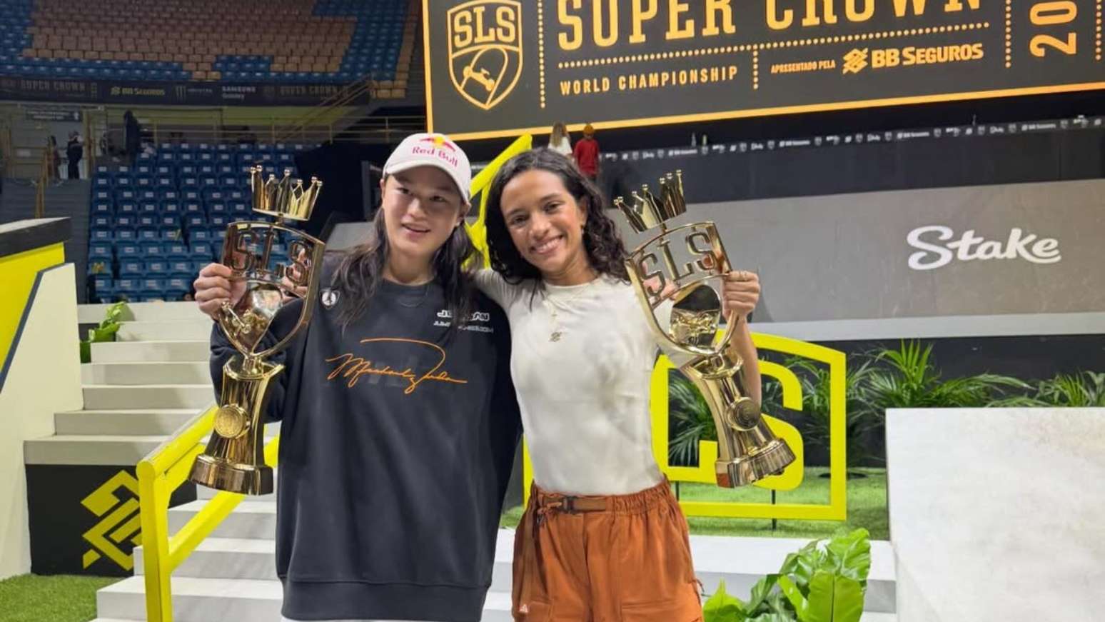 Rayssa Leal comemora título do Super Crown: "Não tenho palavras"