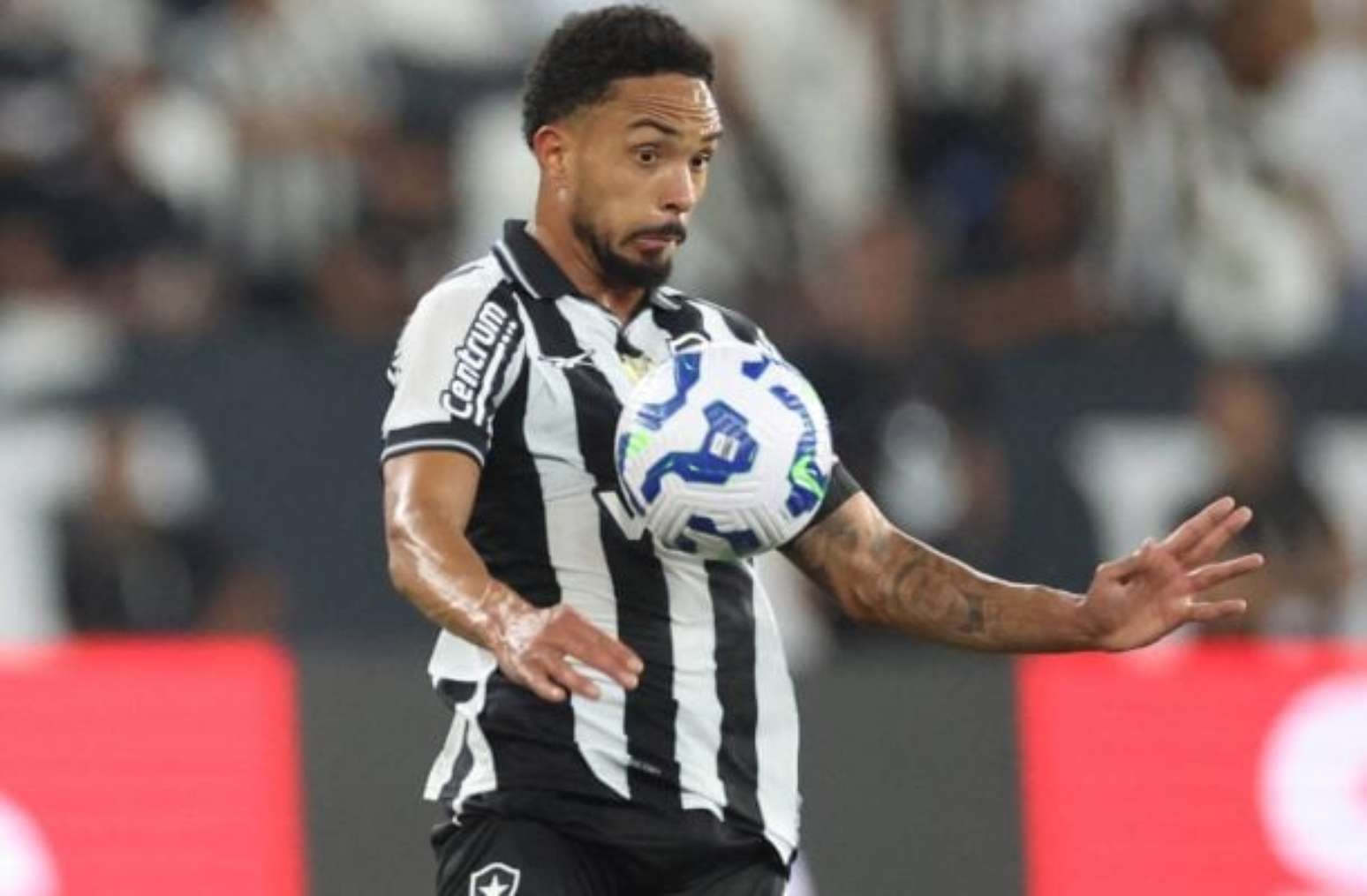 Vitinho é consistente e fecha melhor temporada da carreira pelo Botafogo