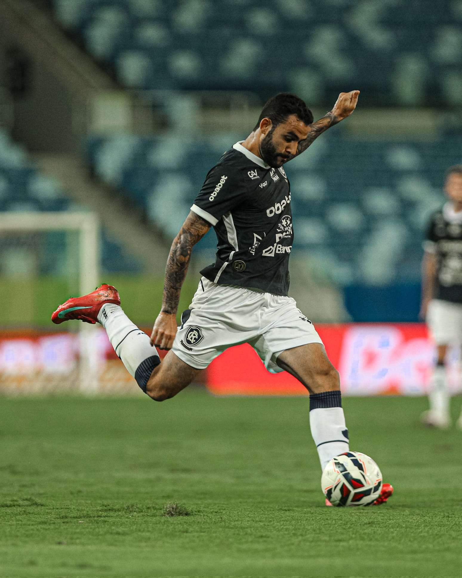 Pensando na elite, Remo começa movimentação no mercado da bola e luta ...