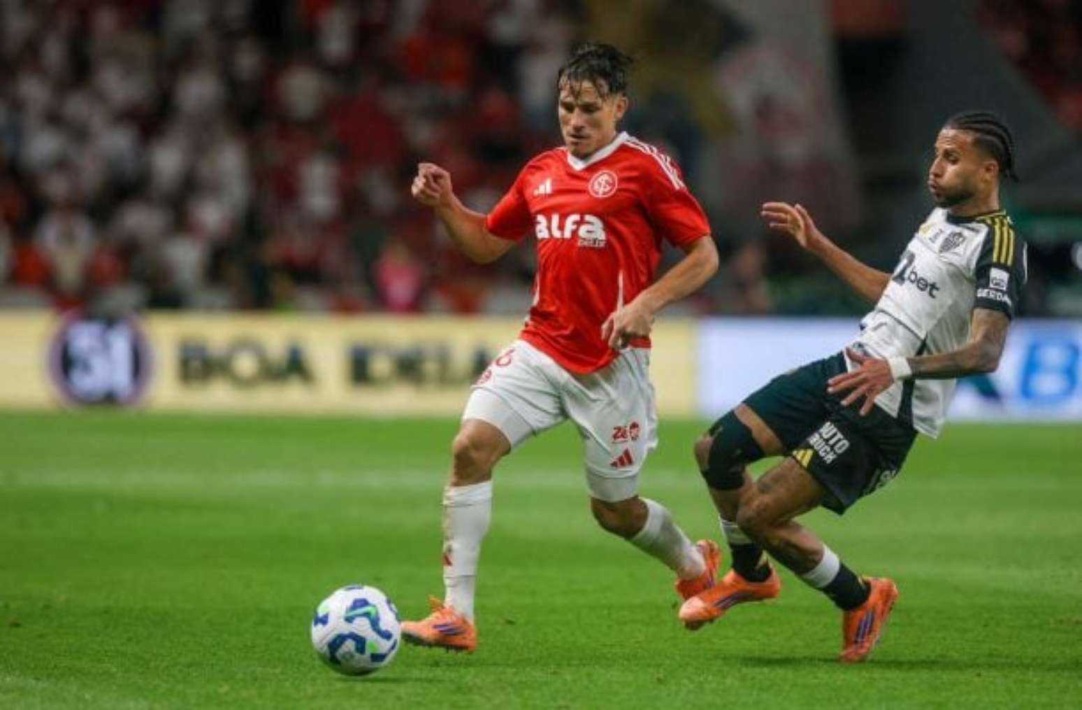 River Plate mostra interesse em Bernabei, do Inter
