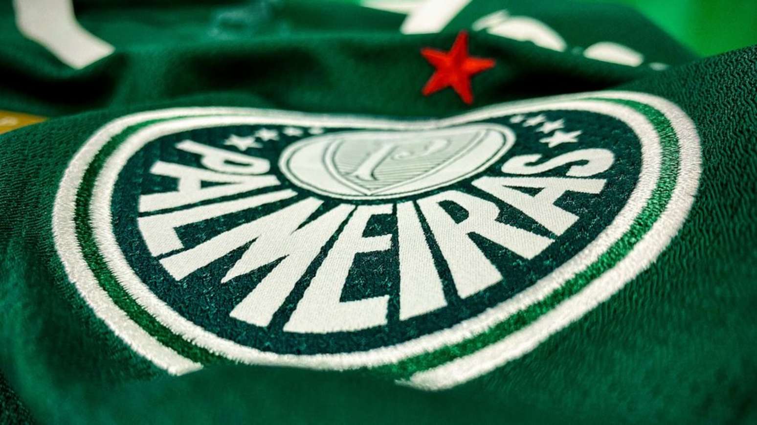 Confira decisão do Palmeiras sobre o futuro de Raphael Veiga e Weverton