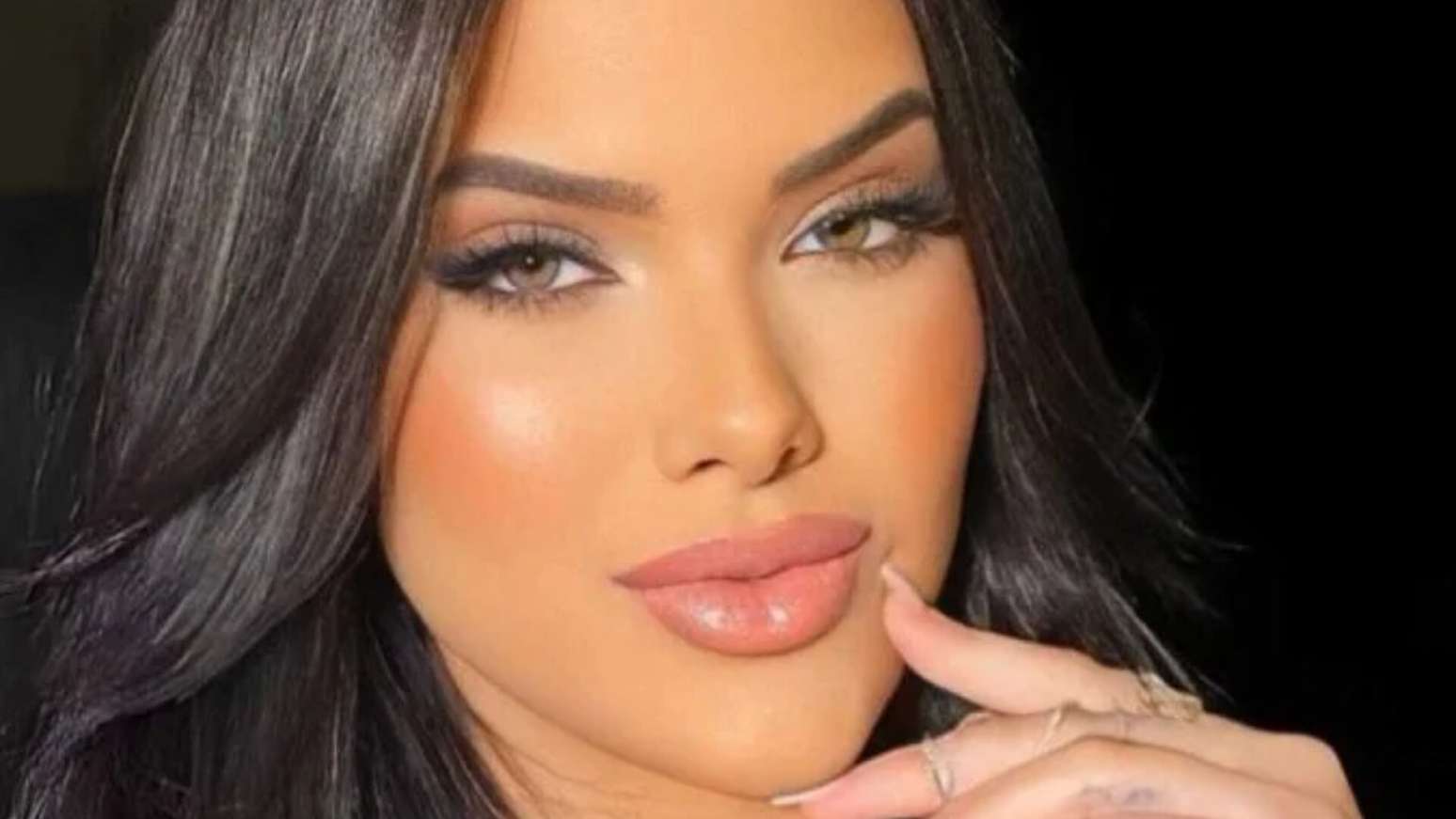 Influenciadora rebate críticas após decidir ter filho nos EUA: 'Tem ...