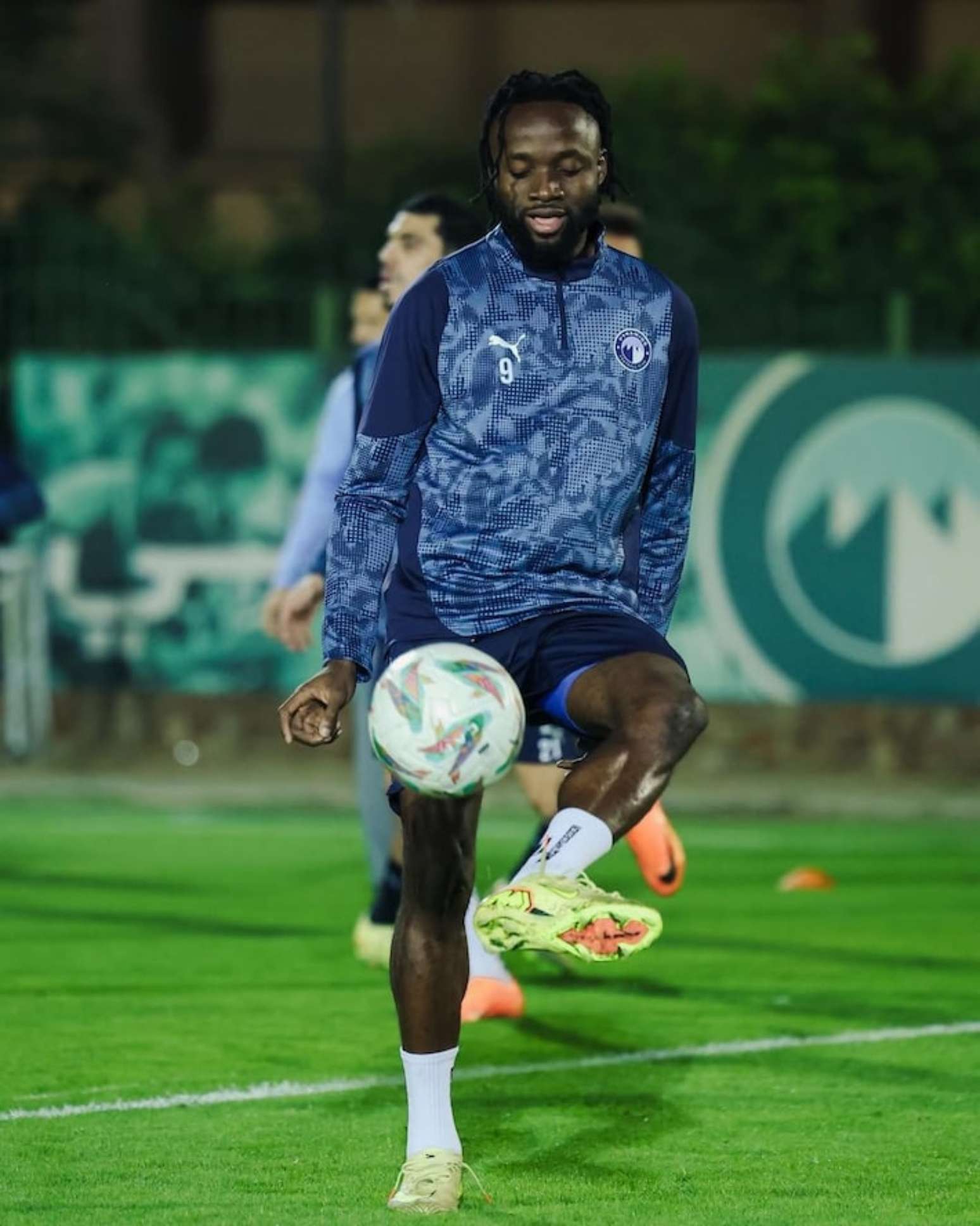 Conheça Mayele, artilheiro e destaque do Pyramids, rival do Flamengo no ...