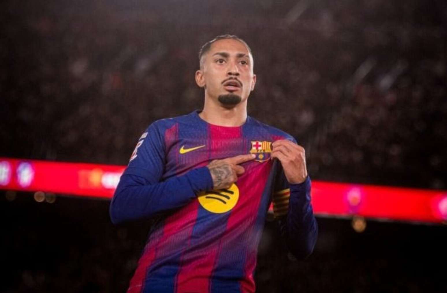 Barcelona terá camisa com seis tons de vermelho e azul na temporada 2026/27