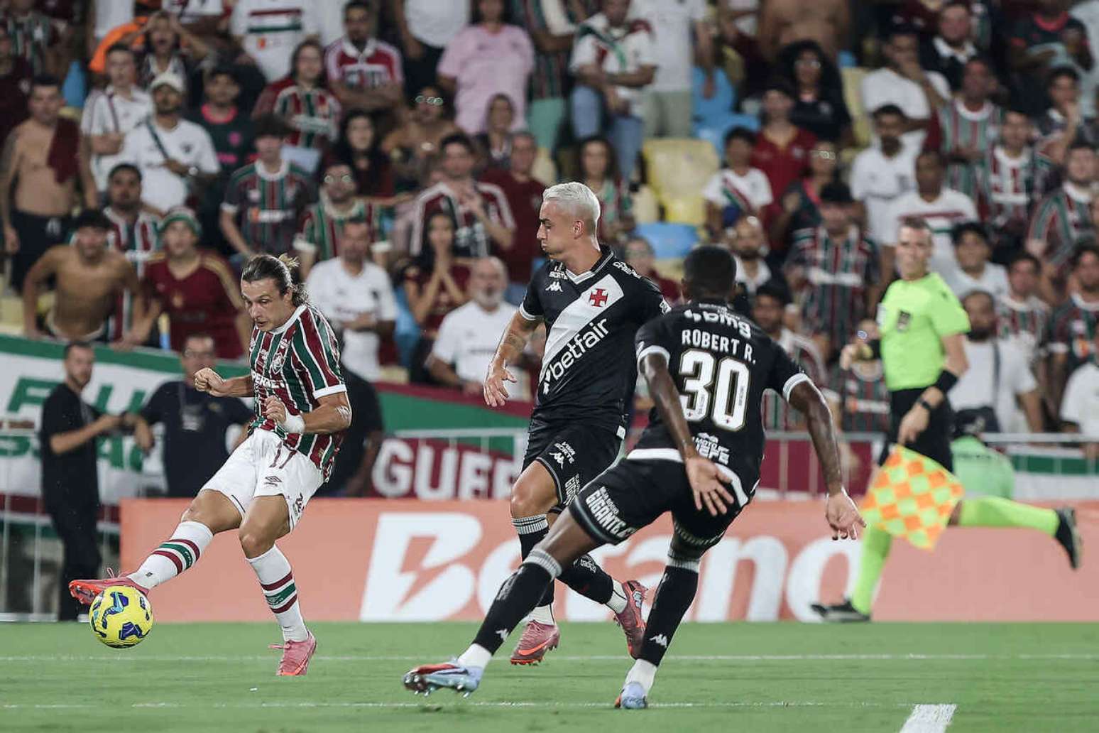 Vasco vence Fluminense nos pênaltis e pega o Corinthians na final da ...