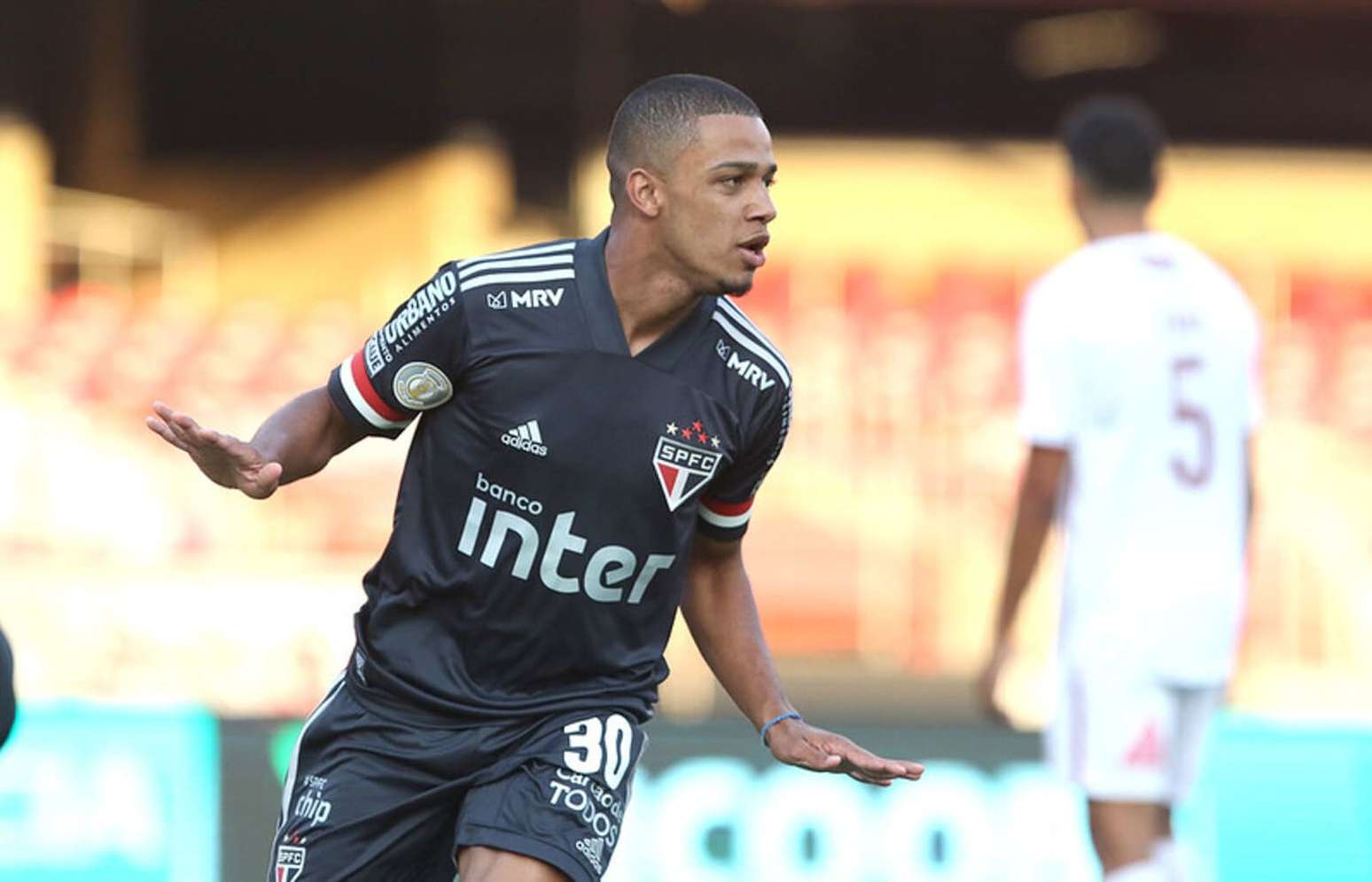 São Paulo monitora a situação do centroavante Brenner