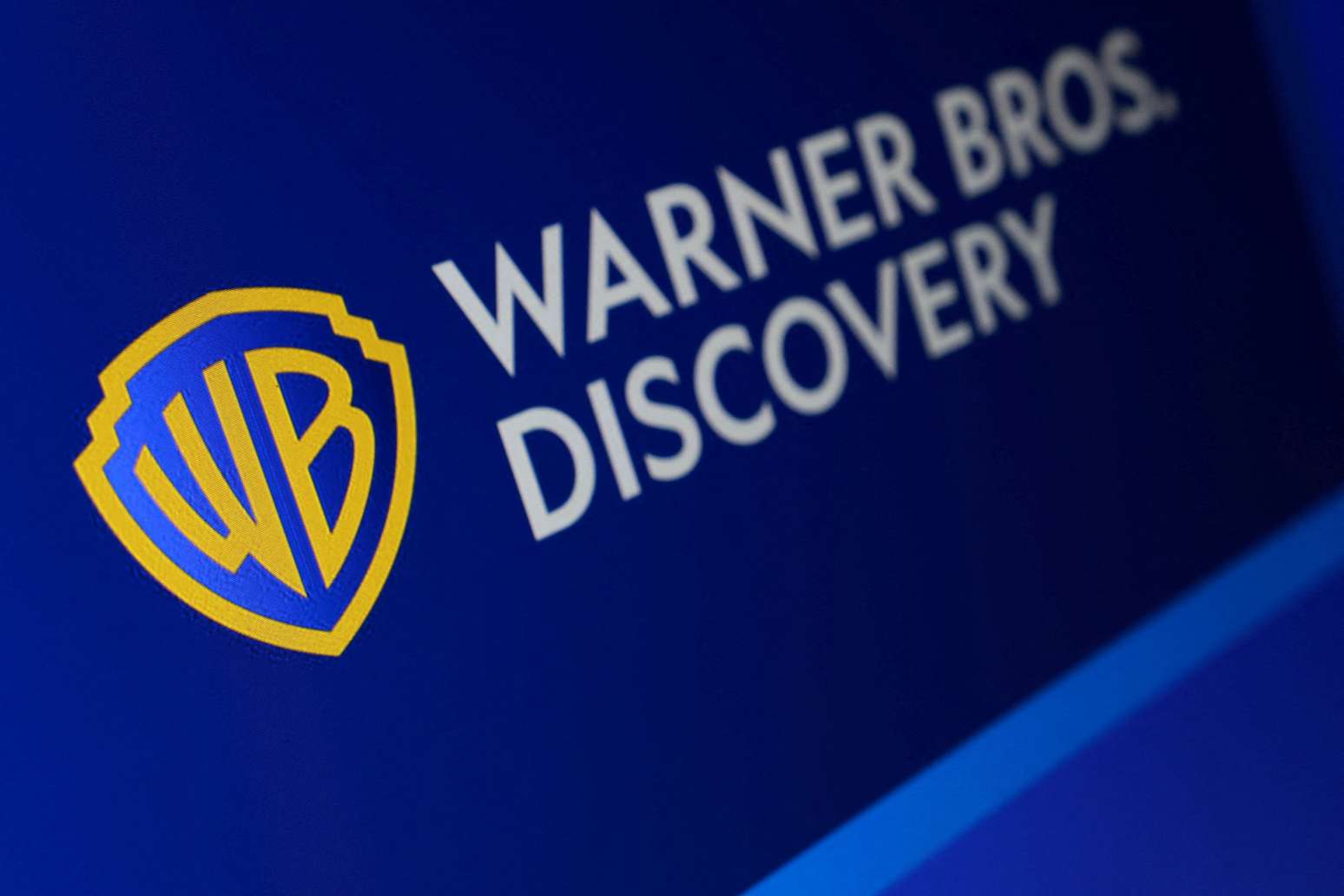 Warner Bros rejeita oferta da Paramount e critica falta de garantias ...