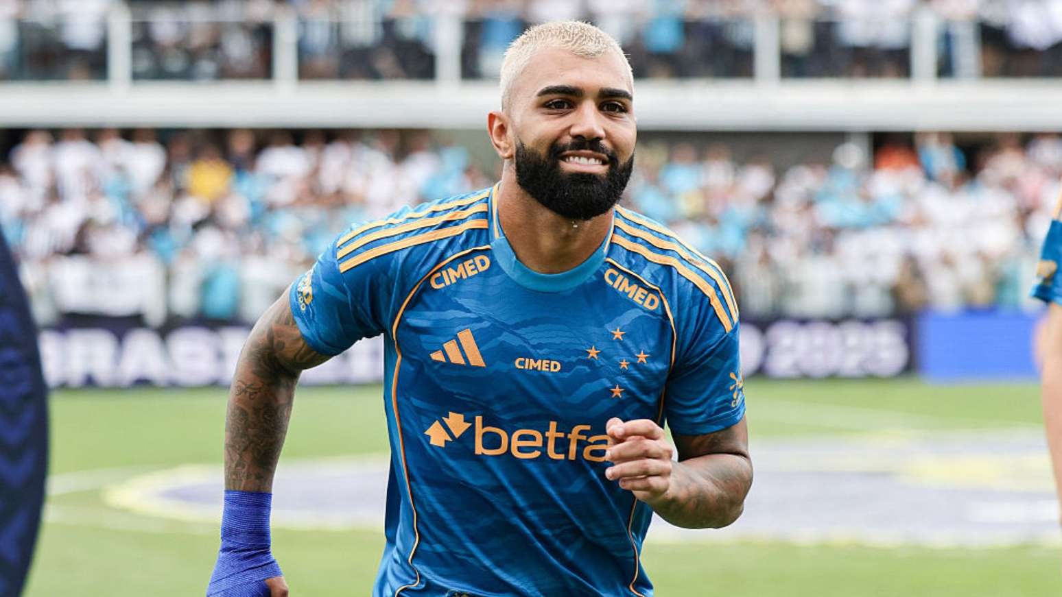 Gabigol fala de relação com Tite e abre o jogo sobre futuro