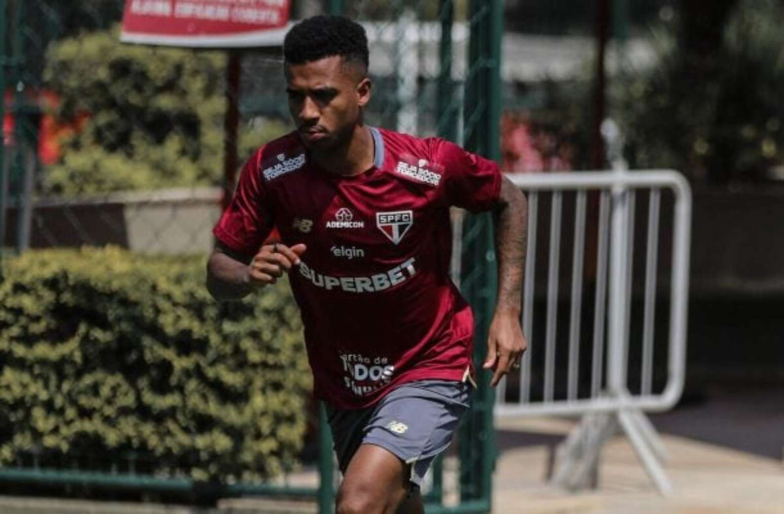 Marcos Antônio vira ponto de equilíbrio em temporada irregular do São Paulo