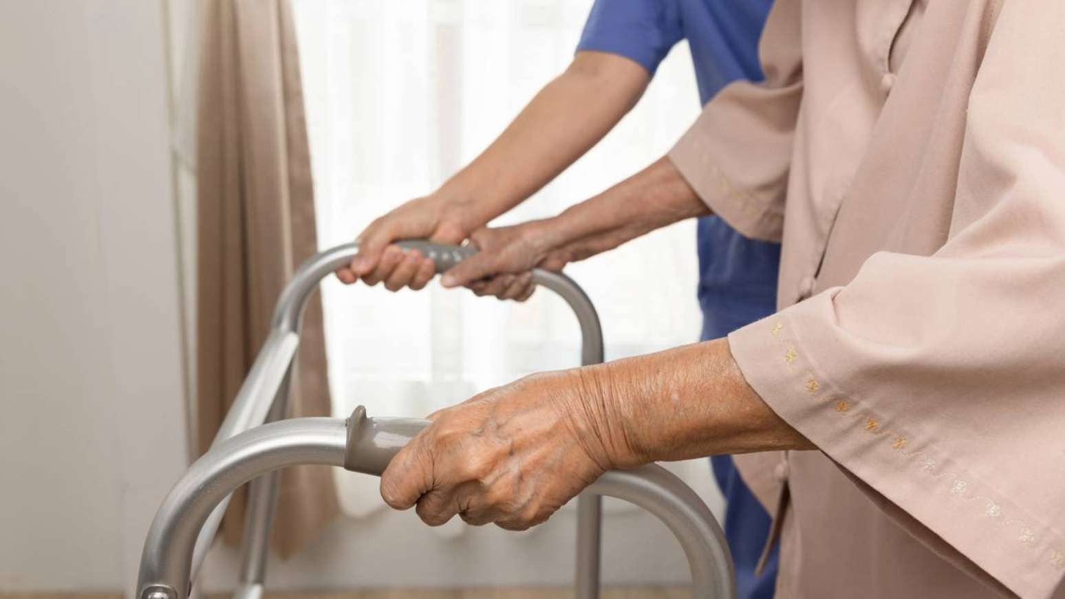 Sarcopenia: o que é e como prevenir a perda muscular