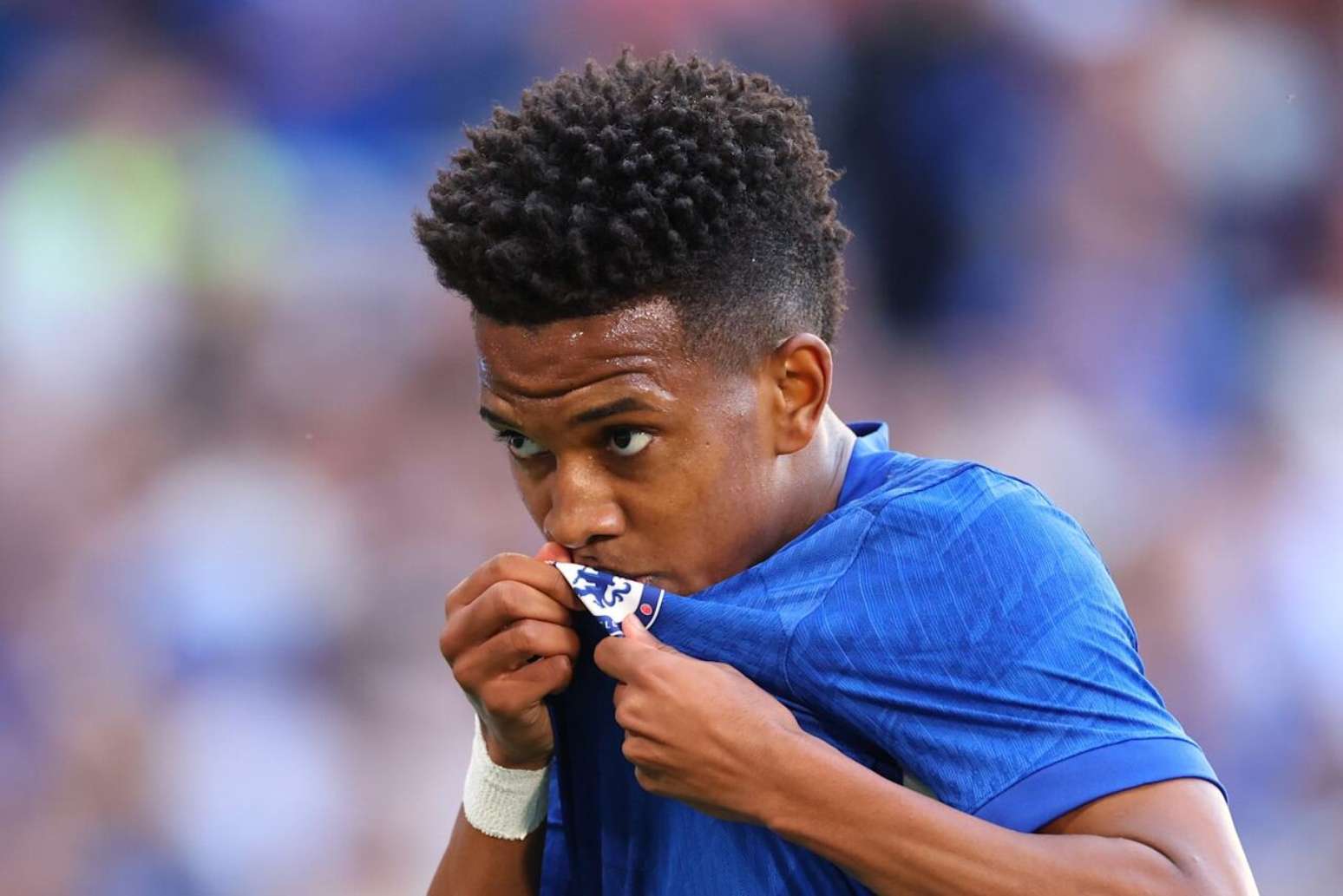 Recuperado de lesão, Estêvão reforça o Chelsea contra o Aston Villa