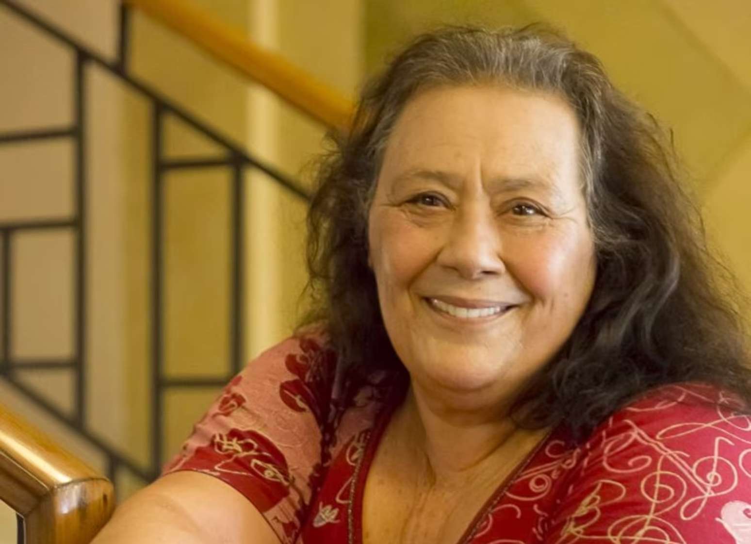 Morre Teuda Bara, atriz e fundadora do Grupo Galpão, aos 84 anos