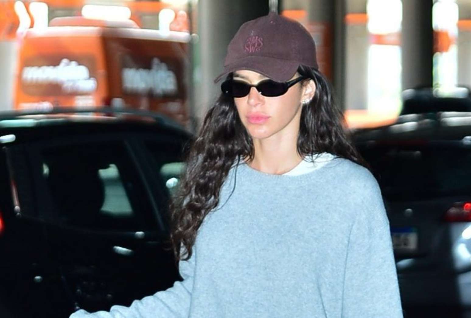 SP: Marquezine chega com tênis de R$ 8 mil pouco antes de Shawn Mendes