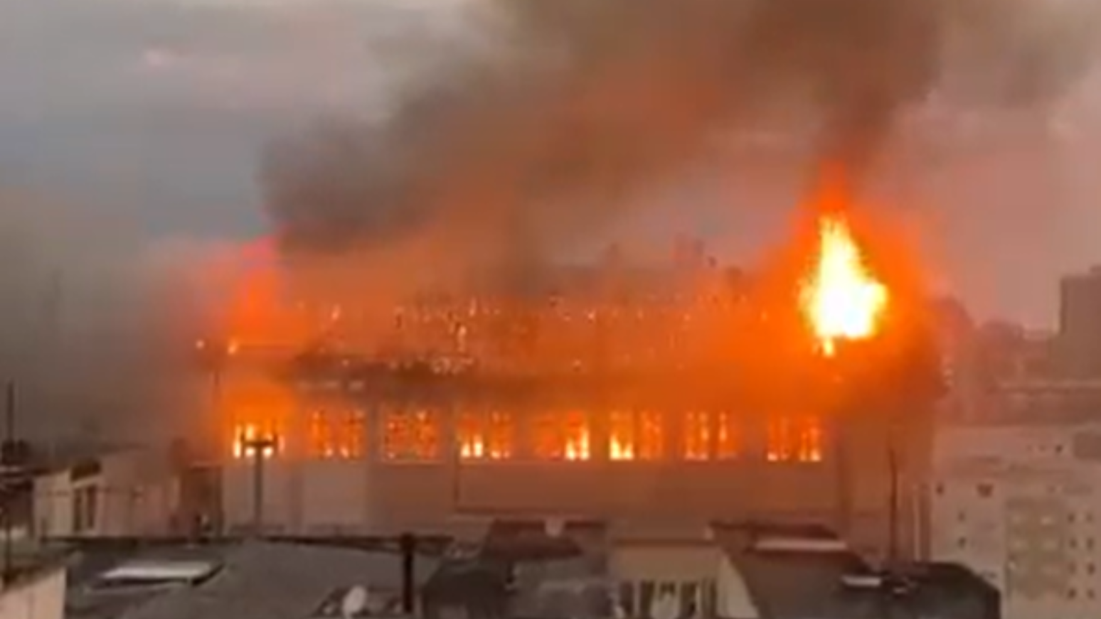 Incêndio atinge escola particular em Santa Maria