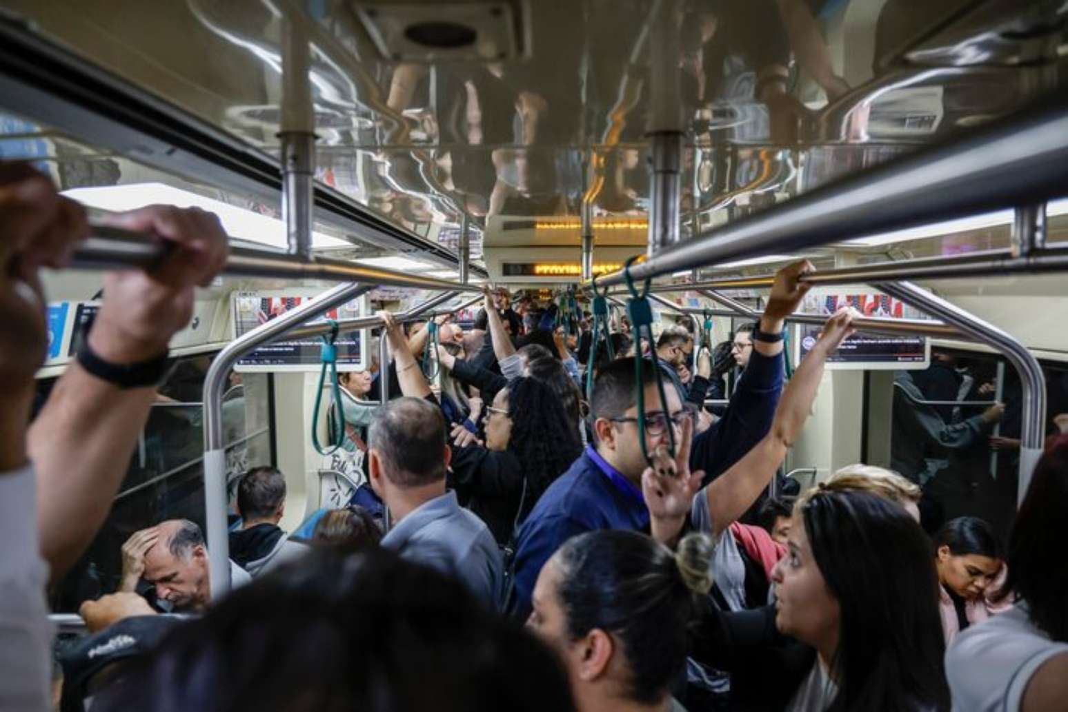 SP anuncia reajuste da tarifa de metrô e trens; saiba qual será o valor ...
