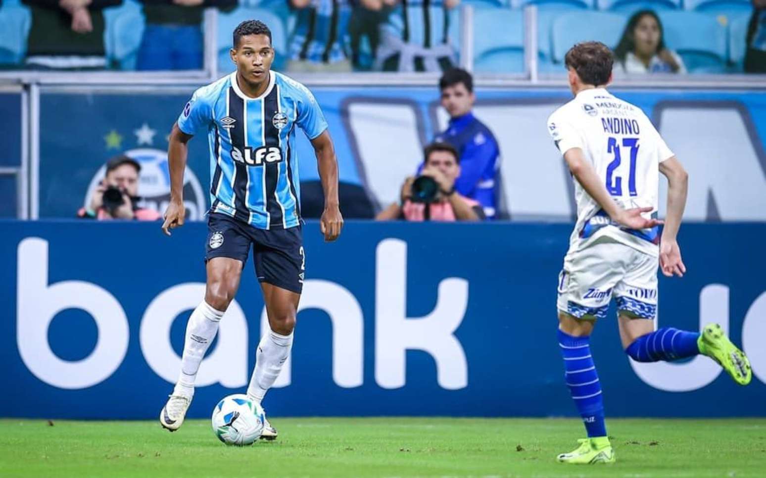 Grêmio negocia com Remo para empréstimo de João Lucas