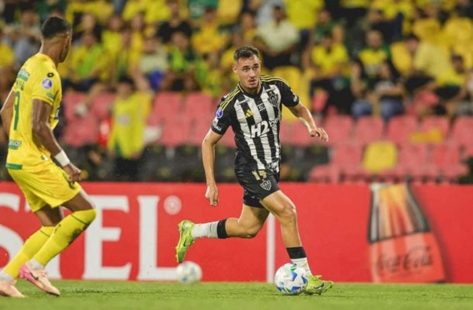 Atacante dá "até logo" ao Atlético e é anunciado por clube árabe