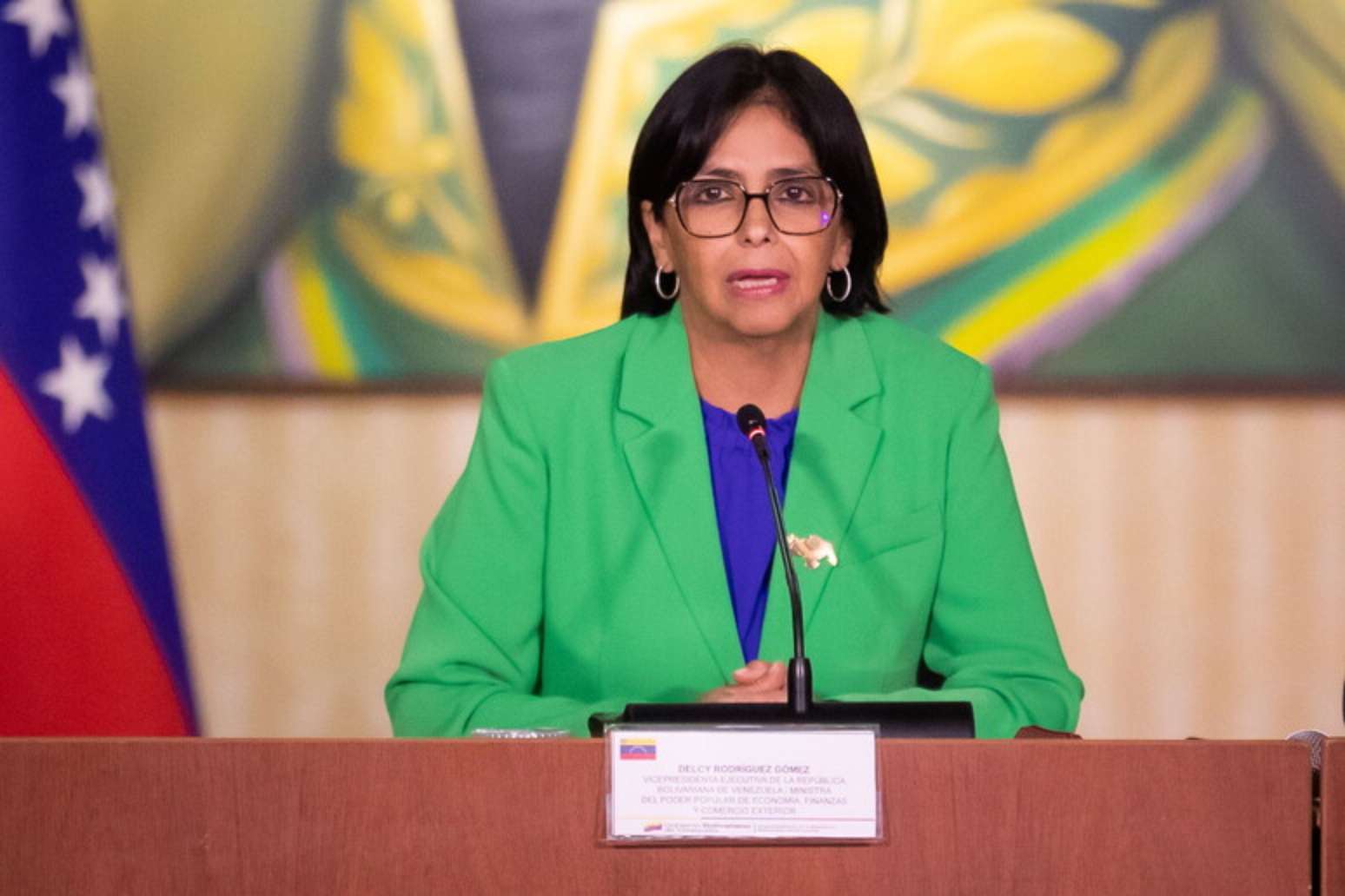 Delcy Rodríguez ganha mandato inicial de 90 dias na Venezuela