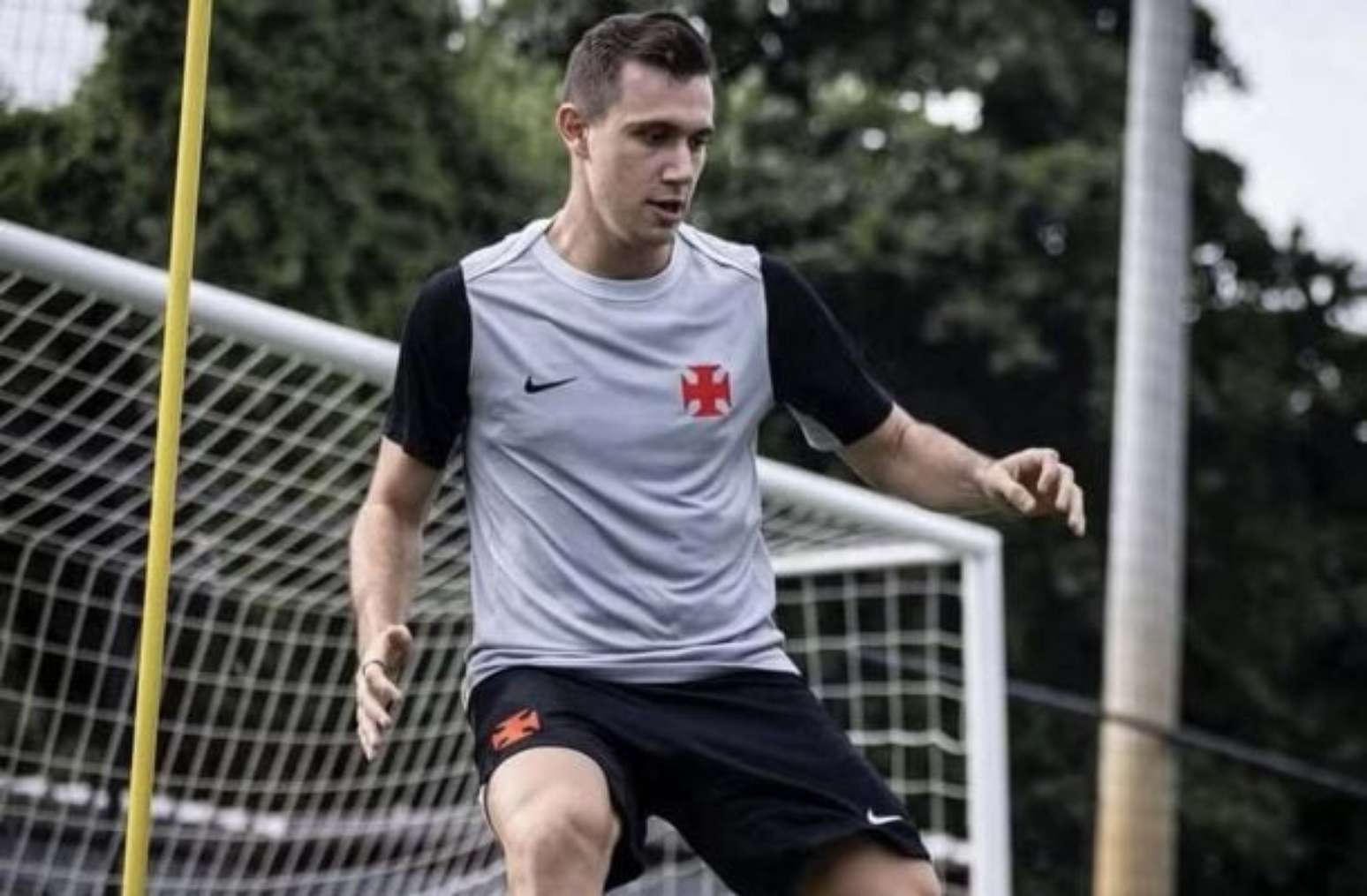 Clube turco tem interesse em Lucas Piton, do Vasco