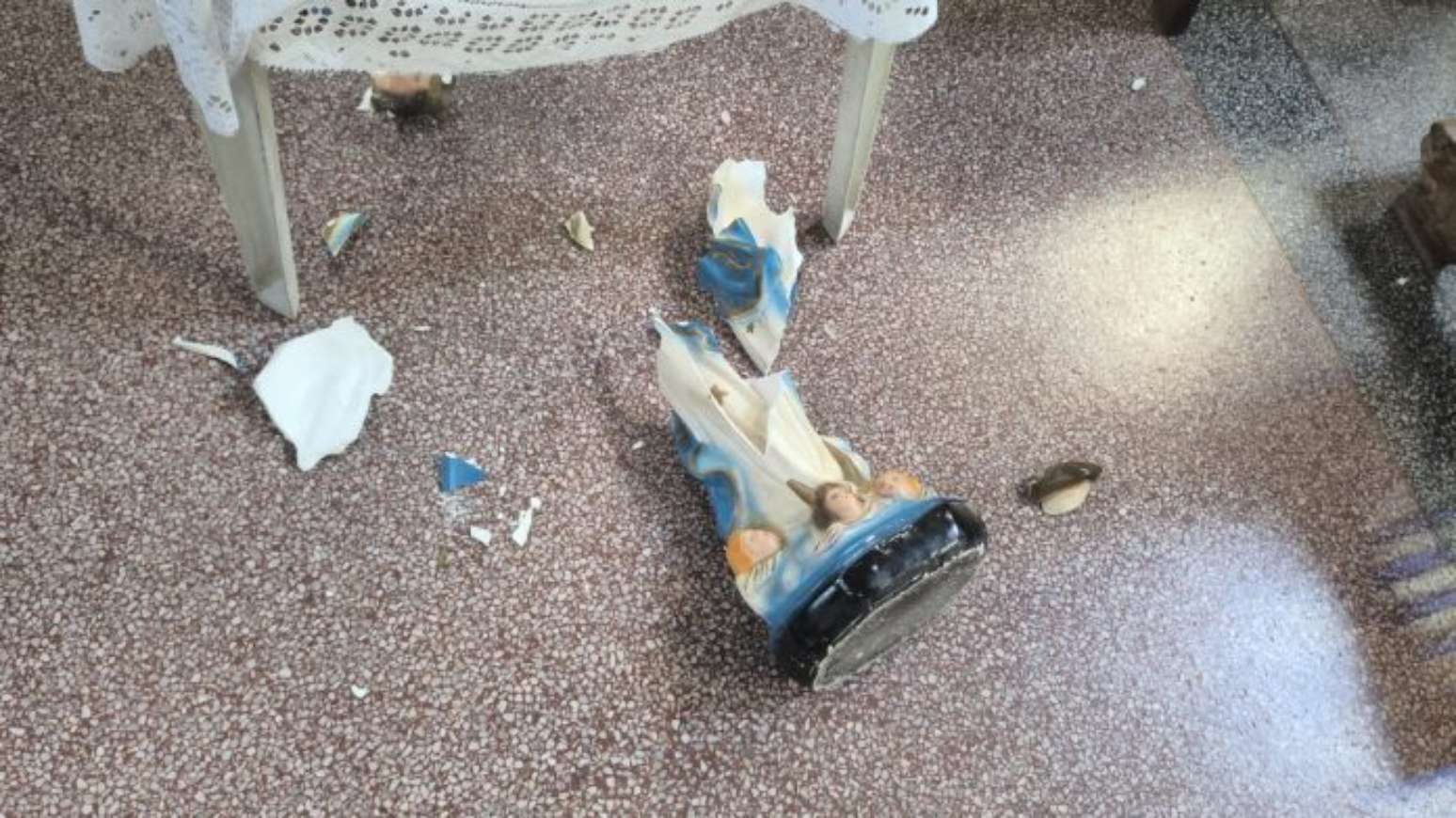 Mulher destrói imagem de Nossa Senhora em igreja no Recife; veja