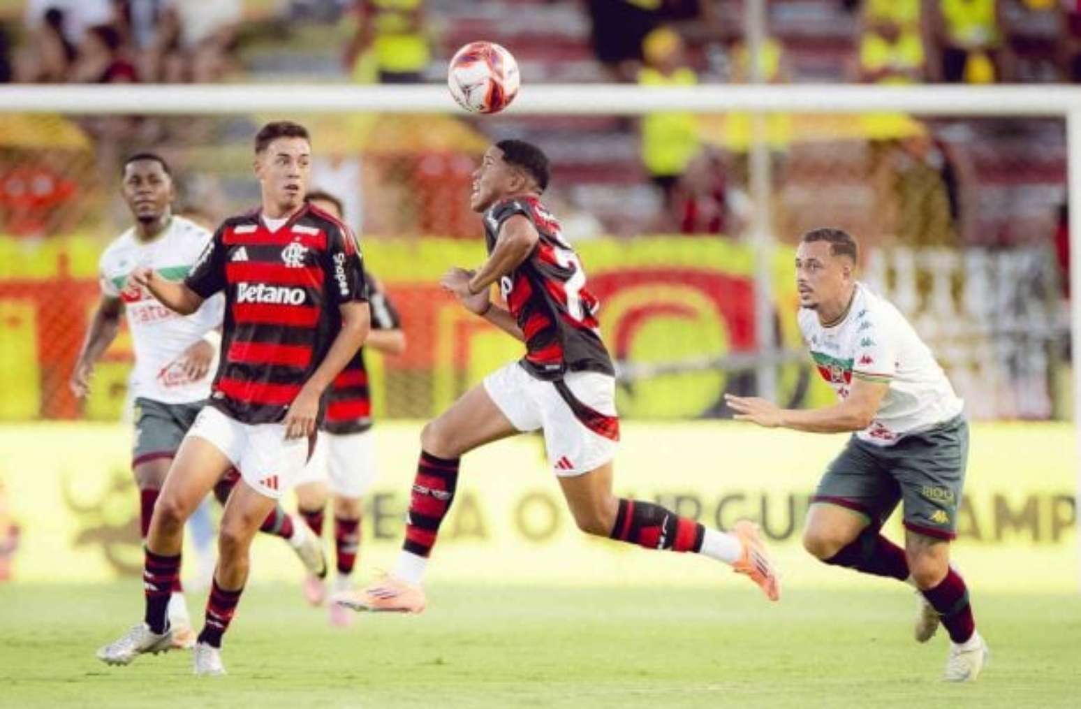 Flamengo de meninos: empate justo para abrir 2026