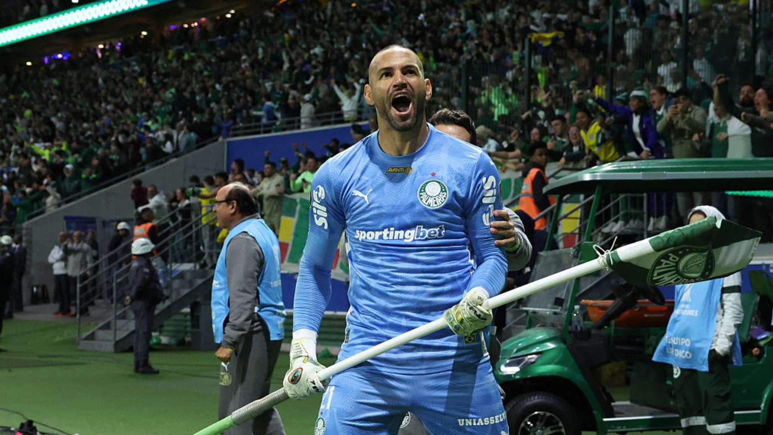 Palmeiras libera Weverton e acerta saída do goleiro para o Grêmio