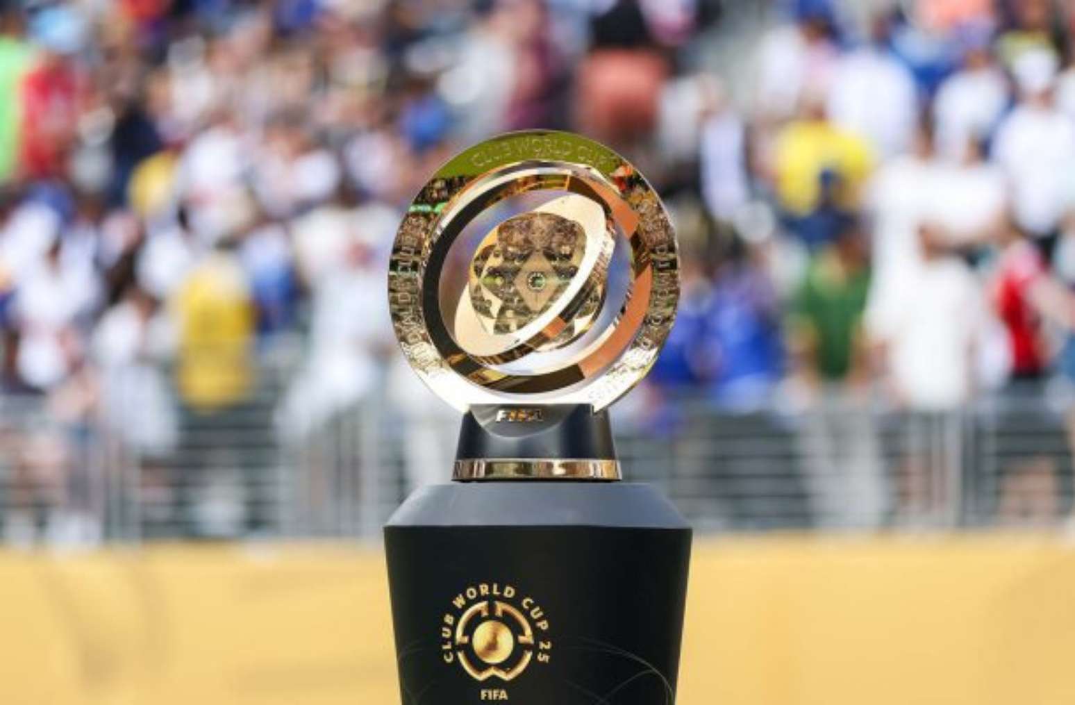 Troféu da Copa do Mundo de Clubes chega ao museu da Fifa