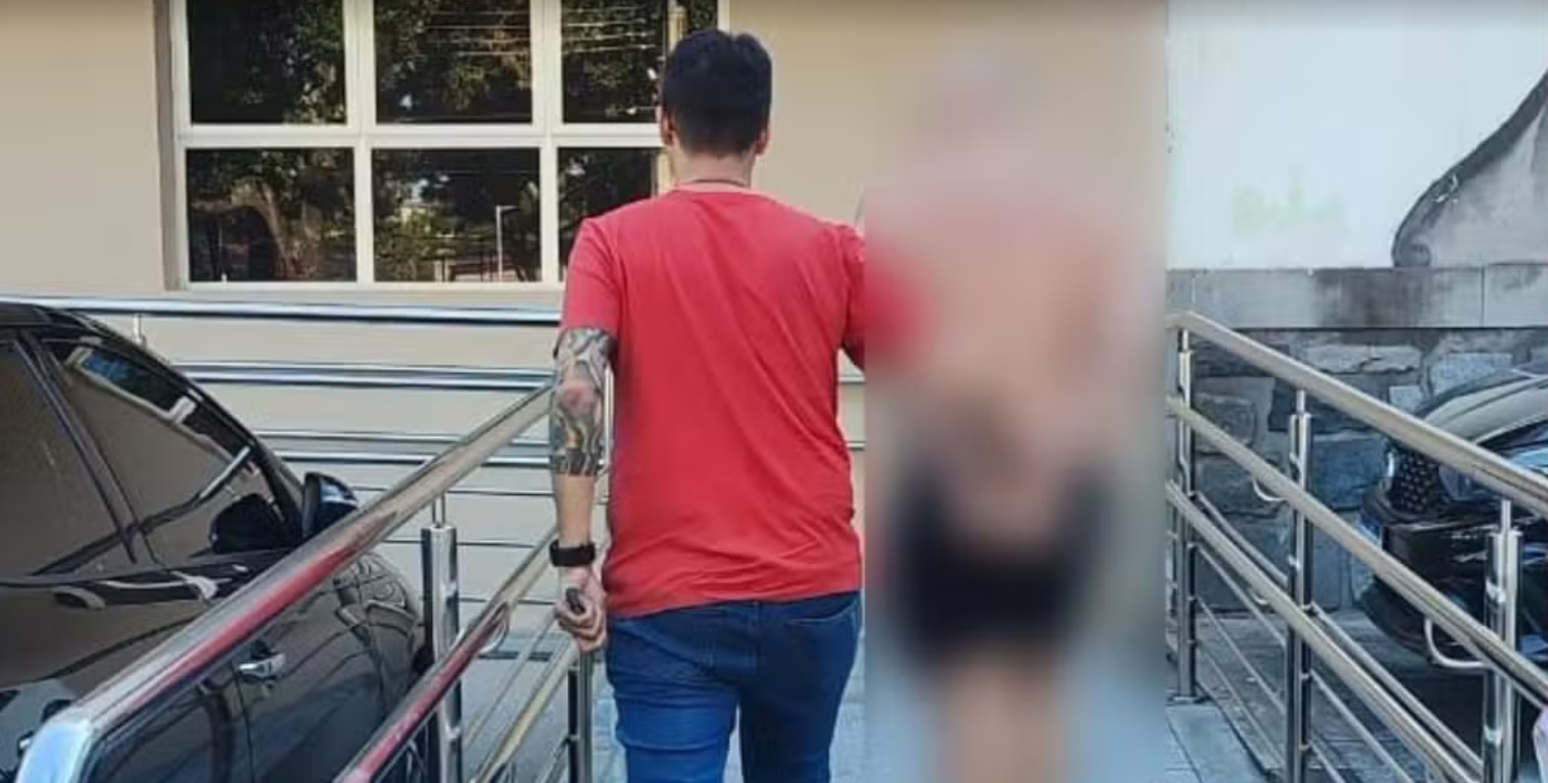 Professor preso por abusos sexuais em troca de notas e dinheiro no ES