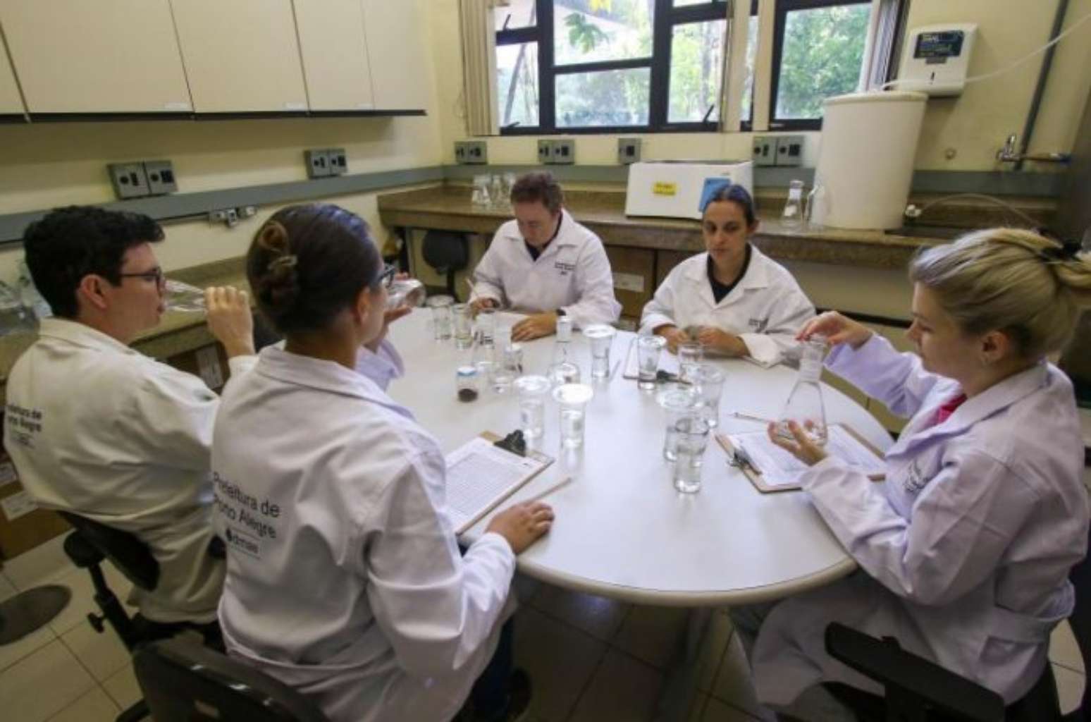 Degustação da água tratada em Porto Alegre auxilia no monitoramento do ...