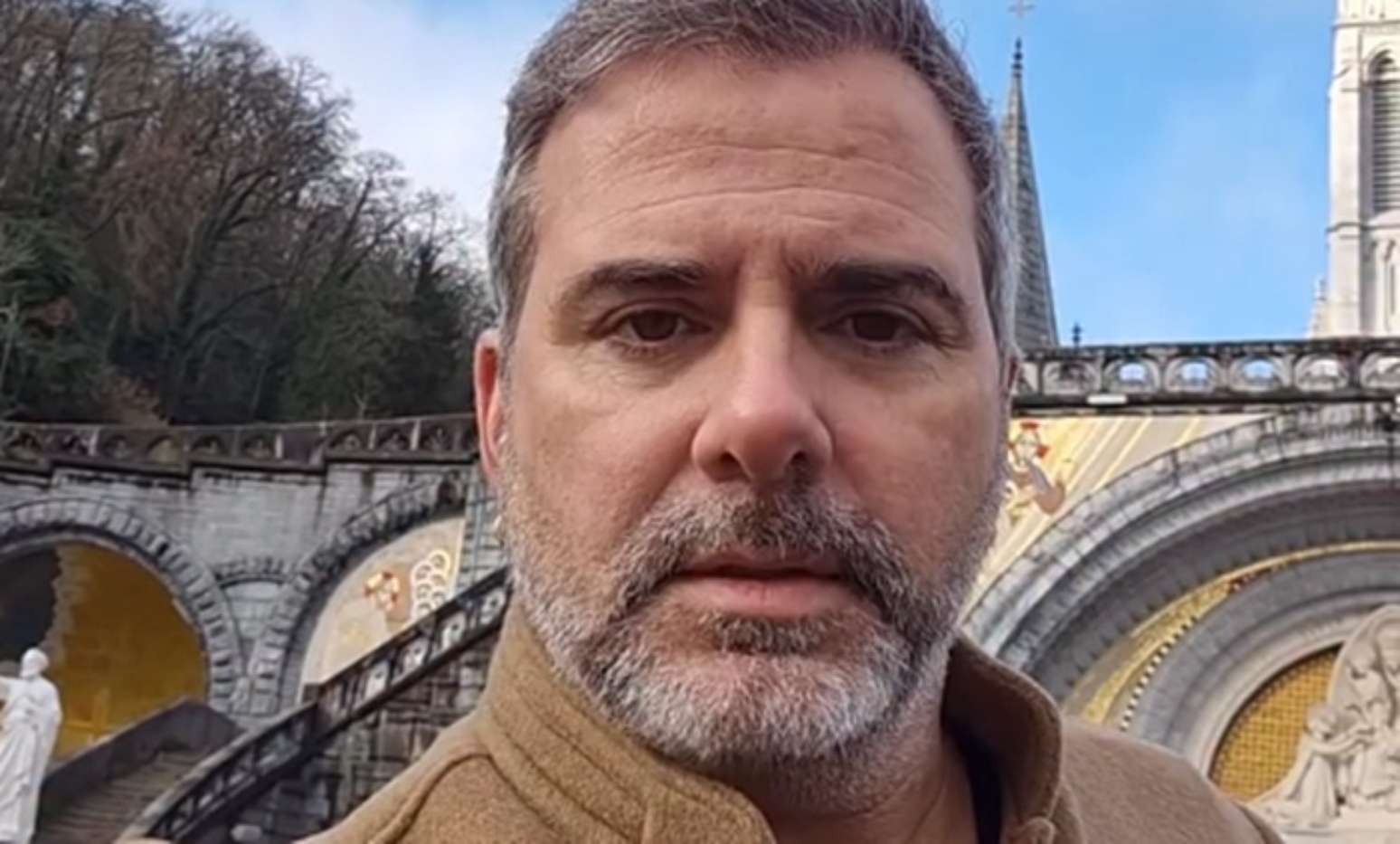 Apresentador Rodrigo Alvarez é furtado na Europa e bens vão parar na ...