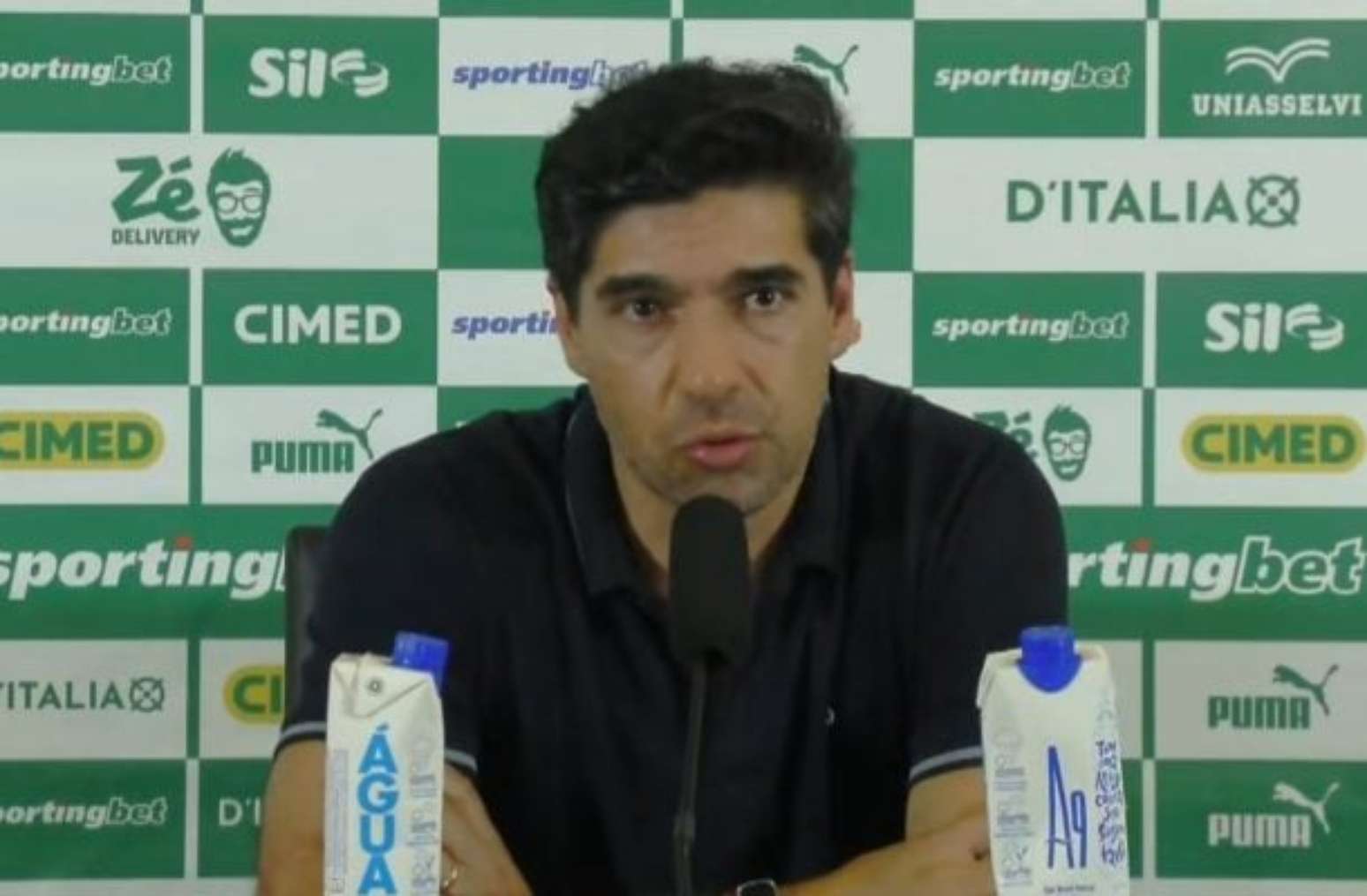 Abel destaca começo de ano do Palmeiras, mas evita fazer promessas