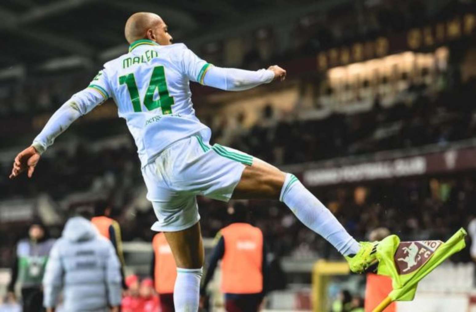 Malen estreia com gol na Roma e ajuda equipe a vencer o Torino