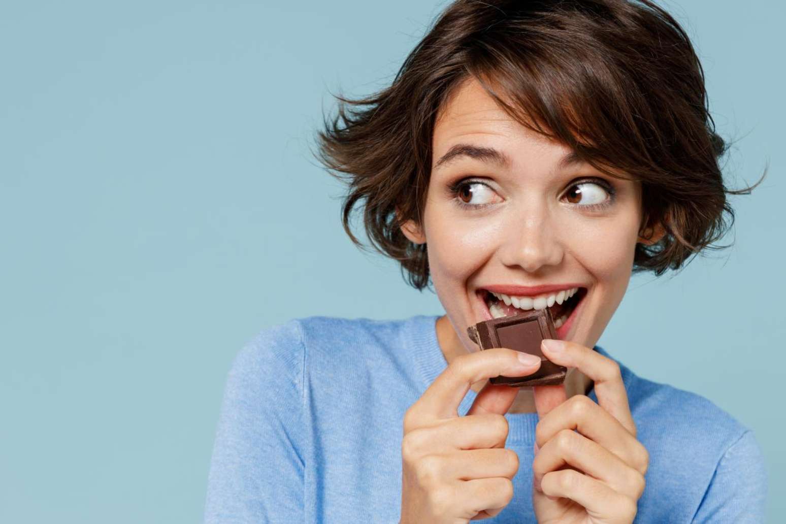 Vontade de doce à noite: o que seu corpo pode estar pedindo