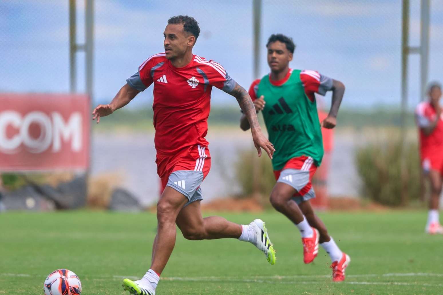 Inter deve estrear força máxima no Gauchão nesta quarta-feira