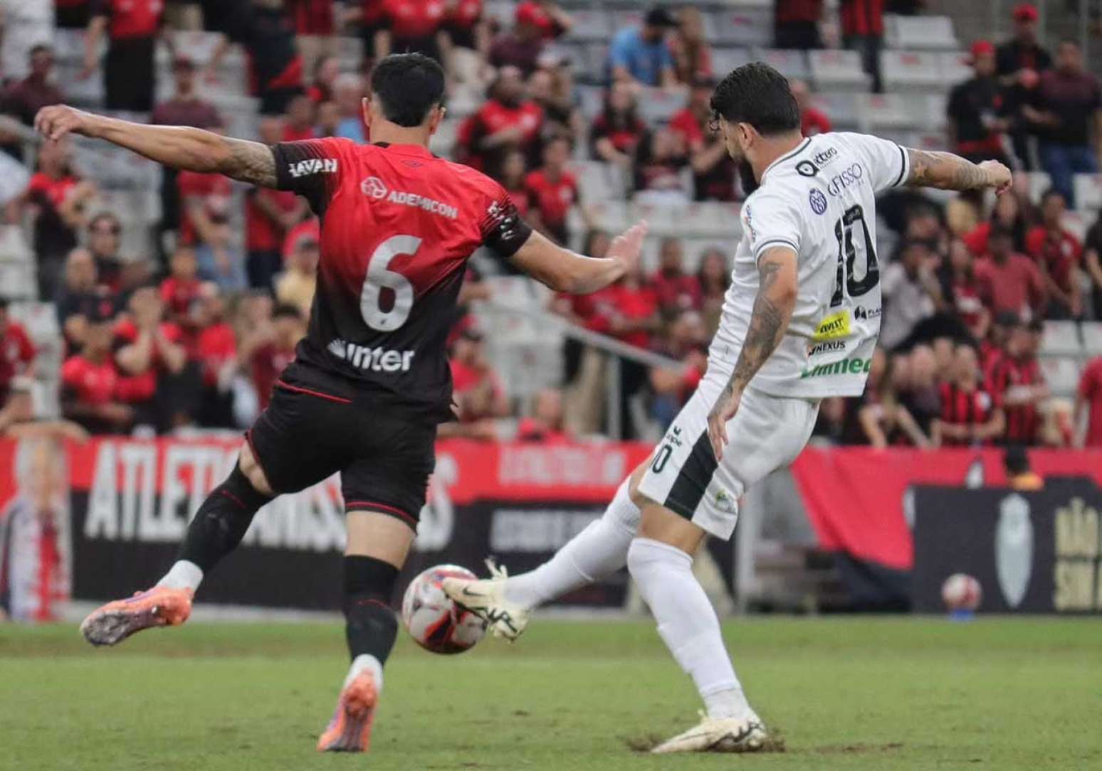 Athletico goleia Galo Maringá e se classifica para as quartas do Paranaense