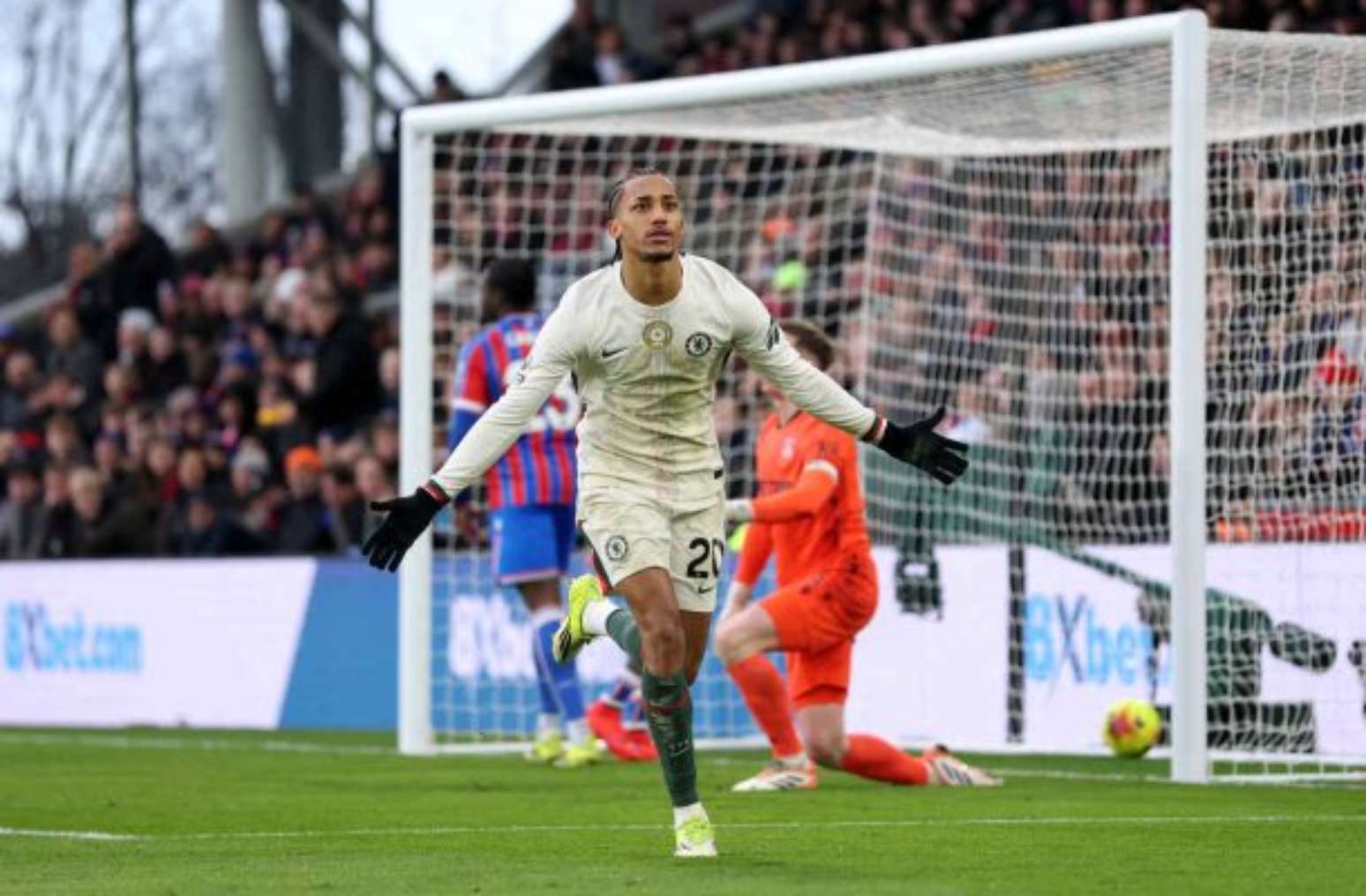 Com show de brasileiros, Chelsea bate Crystal Palace e segue no pelotão ...