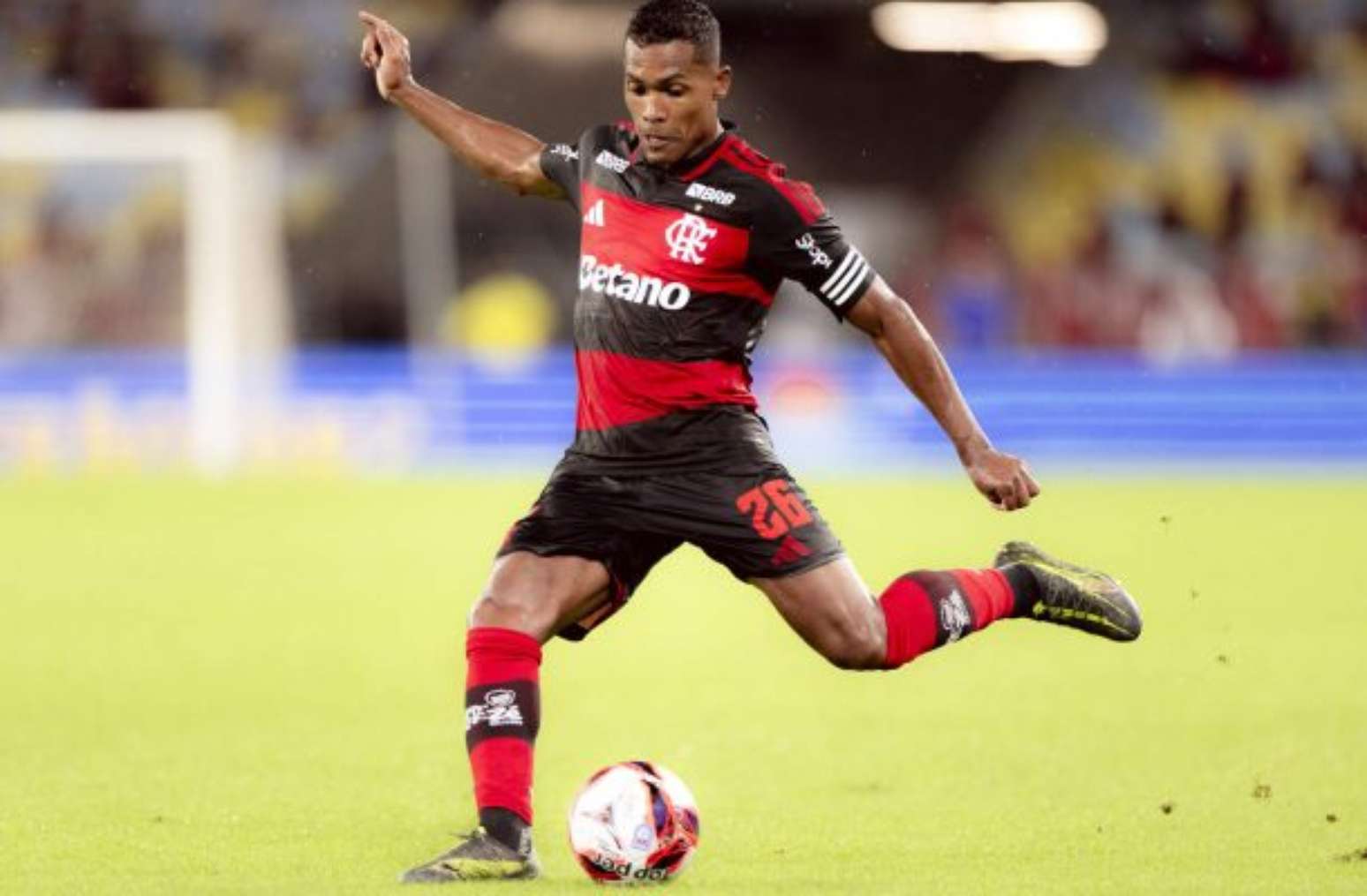 Alex Sandro, do Flamengo, demonstra confiança em companheiro